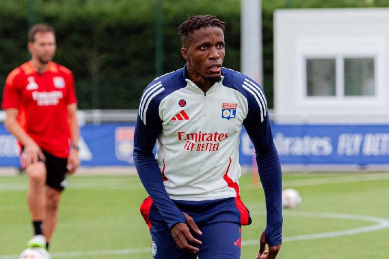 Les portes de Galatasaray sont désormais fermées pour Wilfried Zaha ...